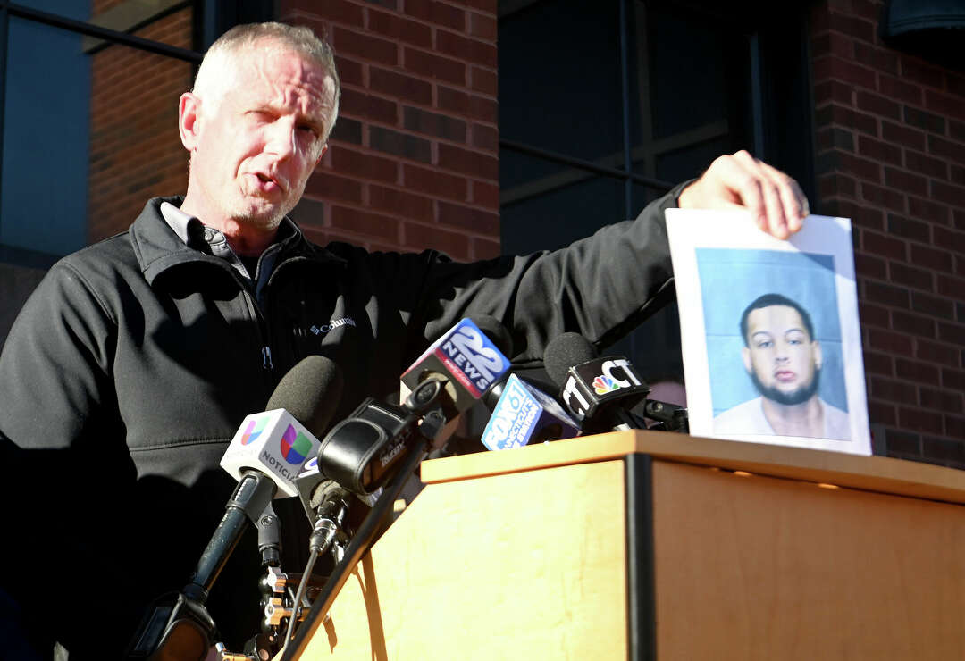 Police: Waterbury man sought in fatal Hartford shooting of woman, baby