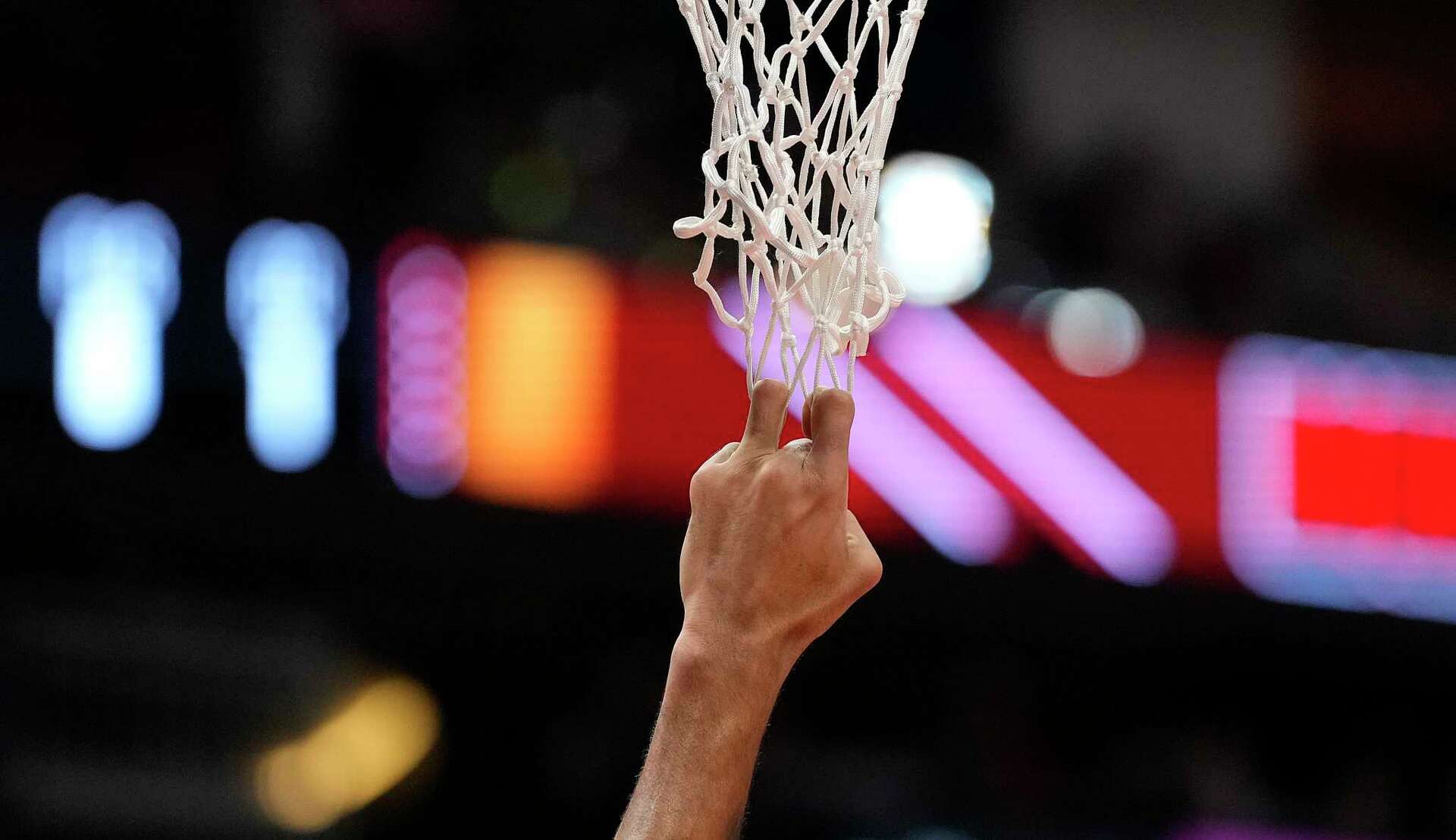 Houston Rockets get nudge from legends, cruise past Indiana Pacers