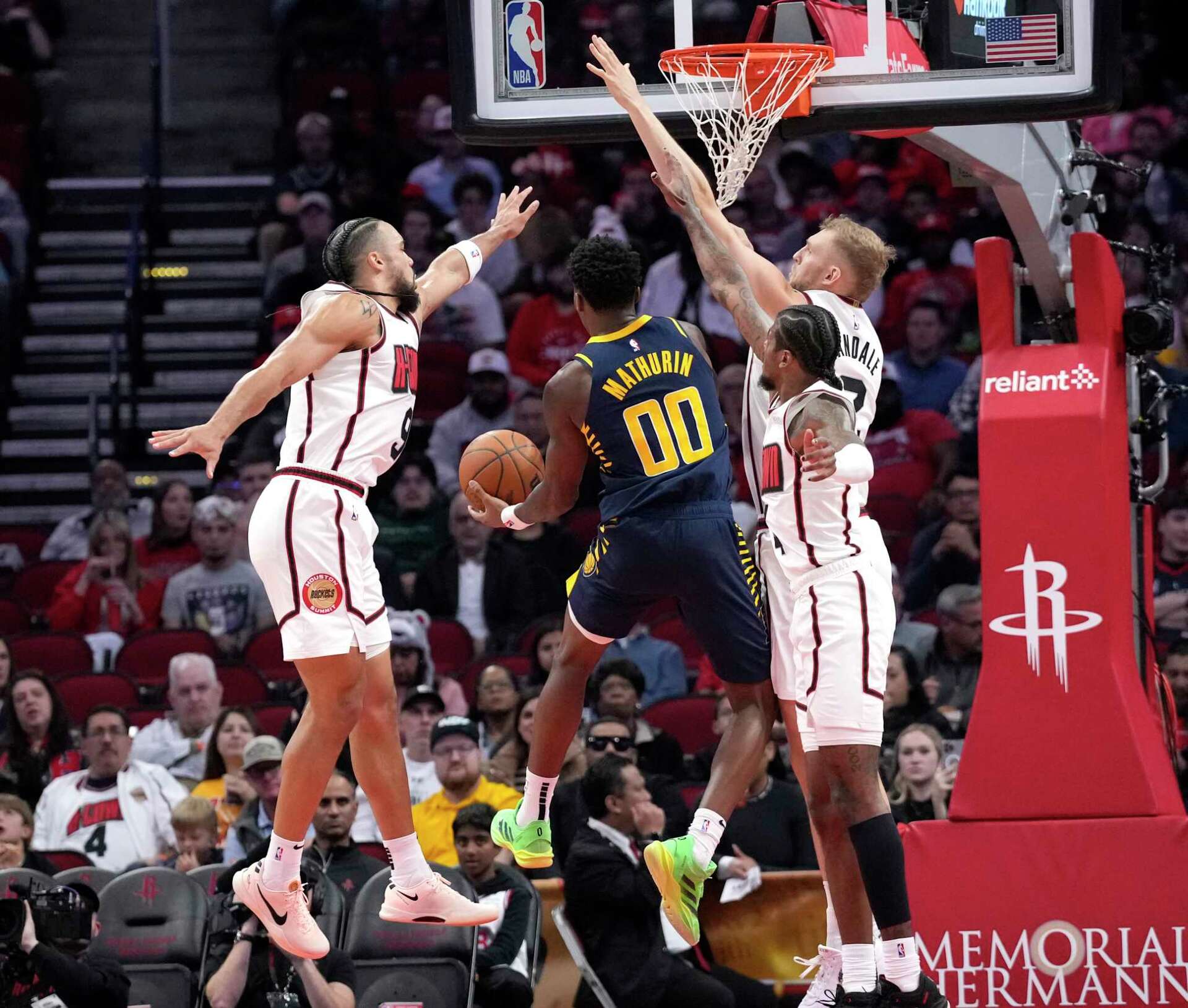 Houston Rockets get nudge from legends, cruise past Indiana Pacers
