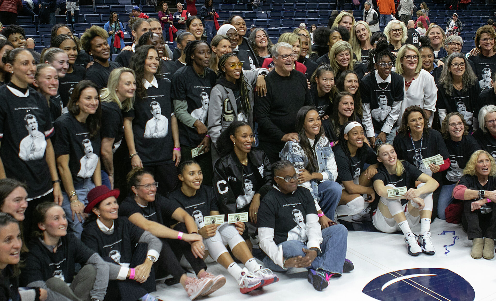 UConn's Geno Auriemma honored by former players after milestone win
