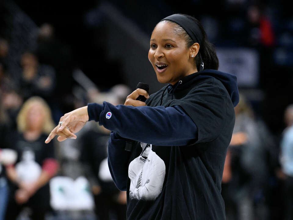 UConn's Sue Bird, Maya Moore named to Naismith Hall of Fame