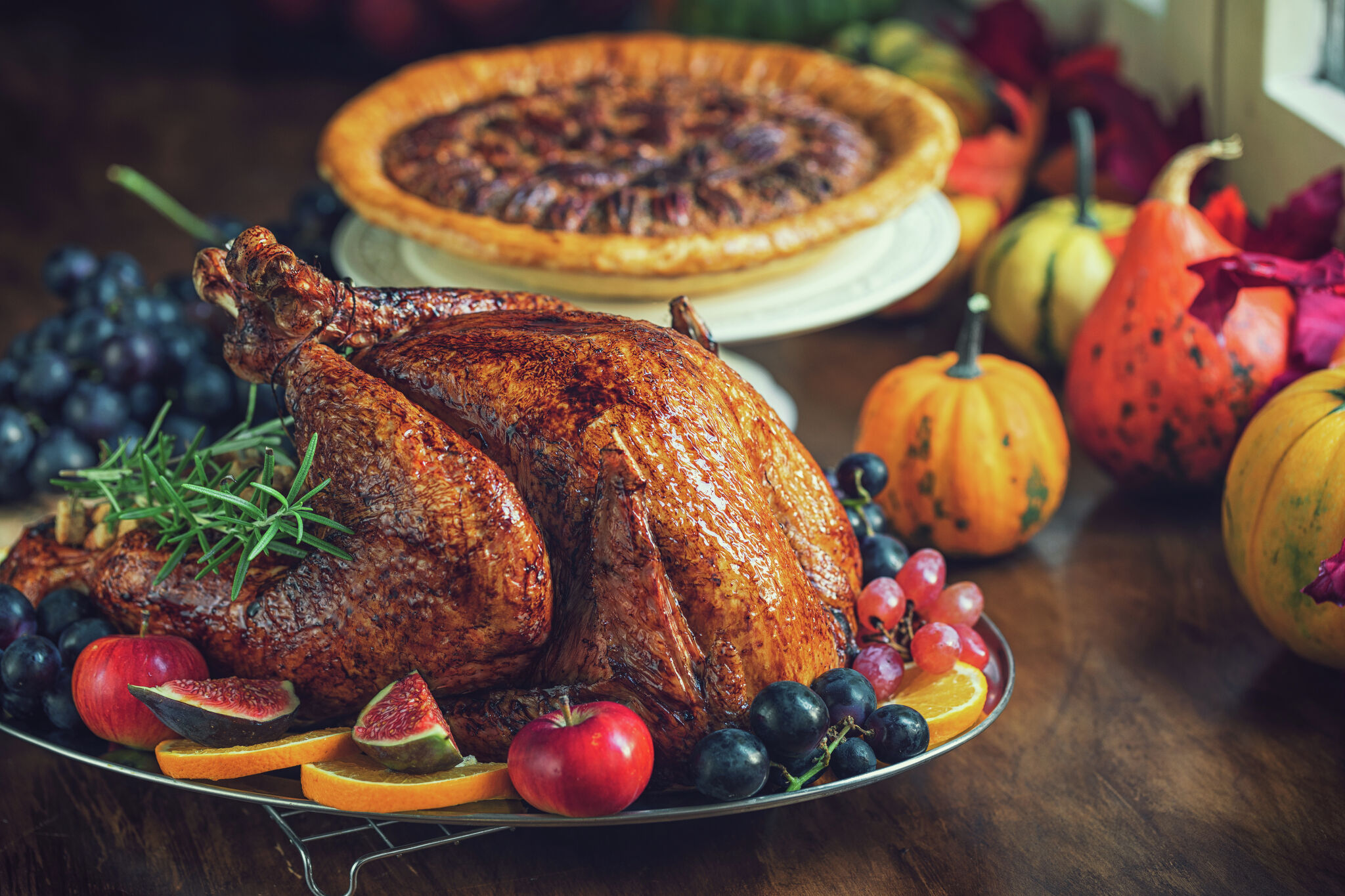 Safe turkey thawing methods for Thanksgiving preparation