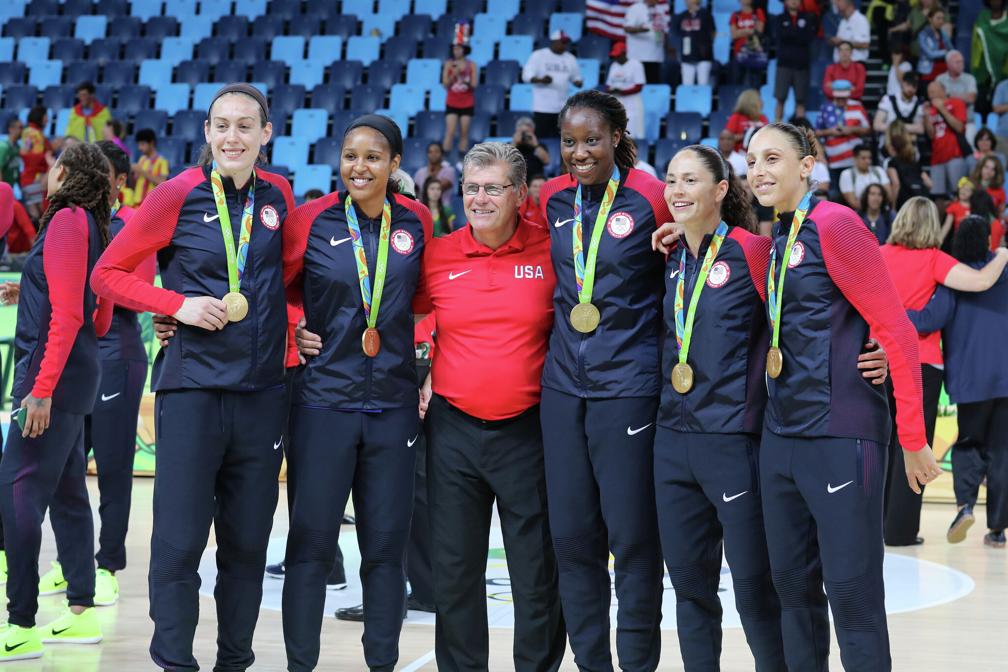 Ex-UConn stars Bird, Moore candidates for basketball Hall of Fame