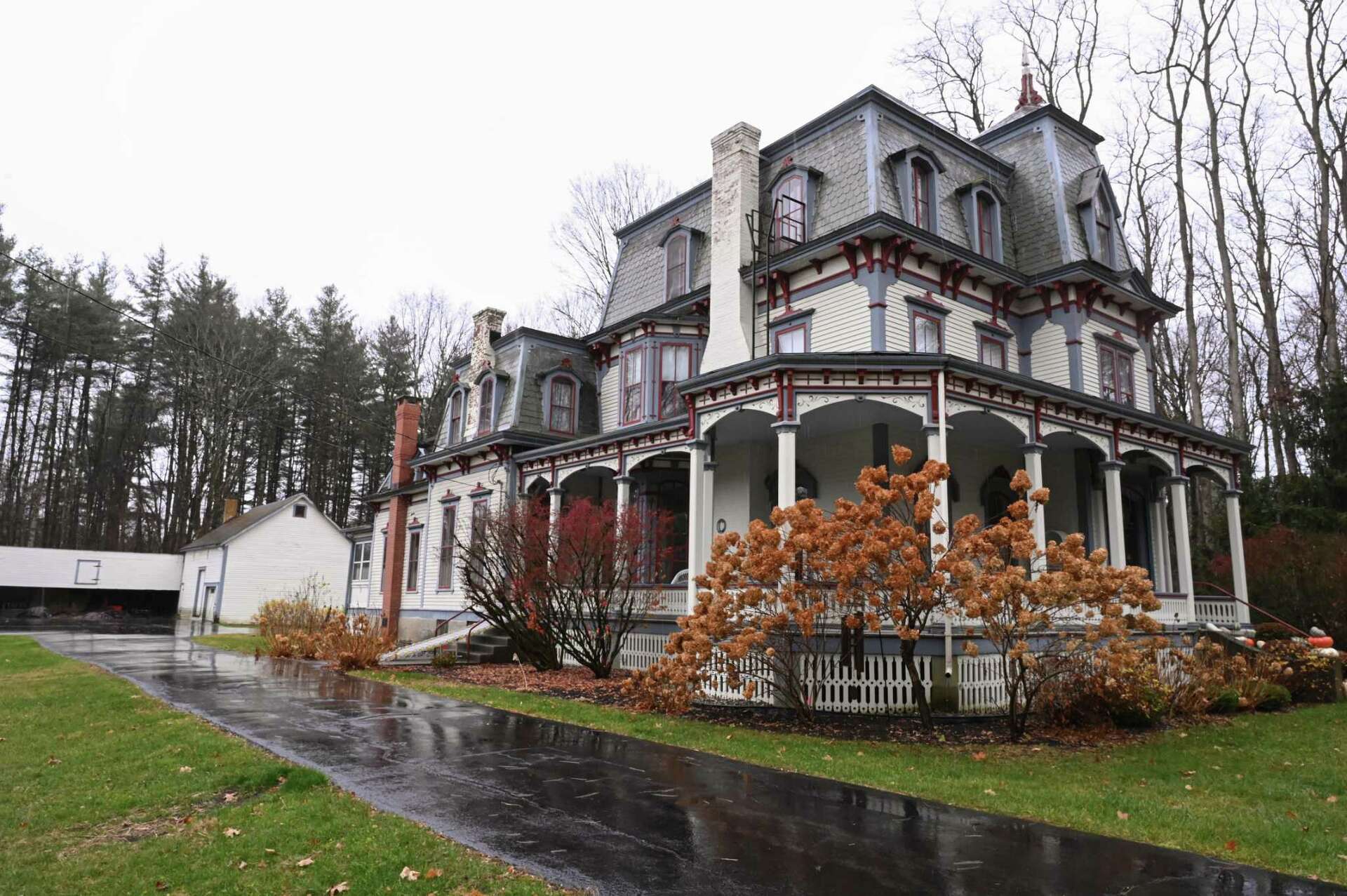 Saratoga Springs couple preserves Slade mansion, Chestwood