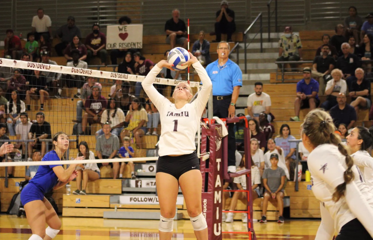 Two TAMIU volleyball players honored in Lone Star Conference awards