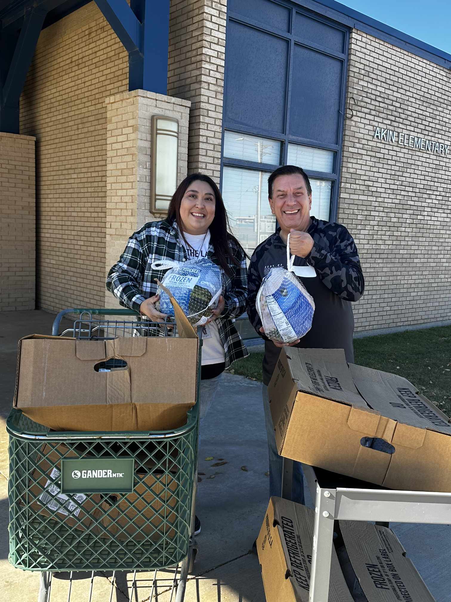 Akin Elementary staff pitch in to multiply blessing for Hale Center