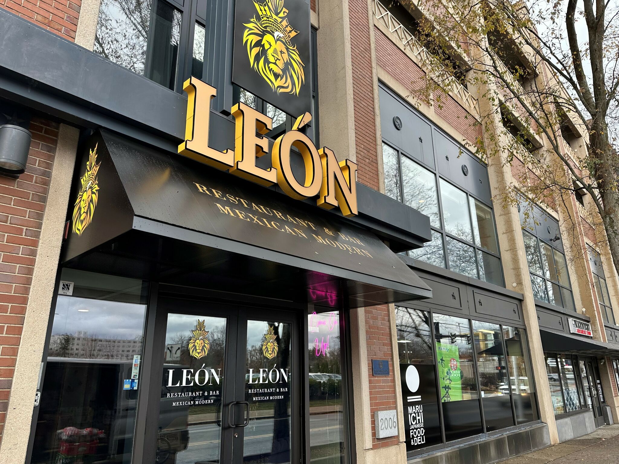 León, a Mexican restaurant, opens in West Hartford's Blue Back Square