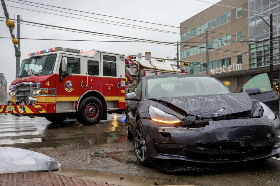 Fatal crashes in Teslas happen at higher rates than other vehicles