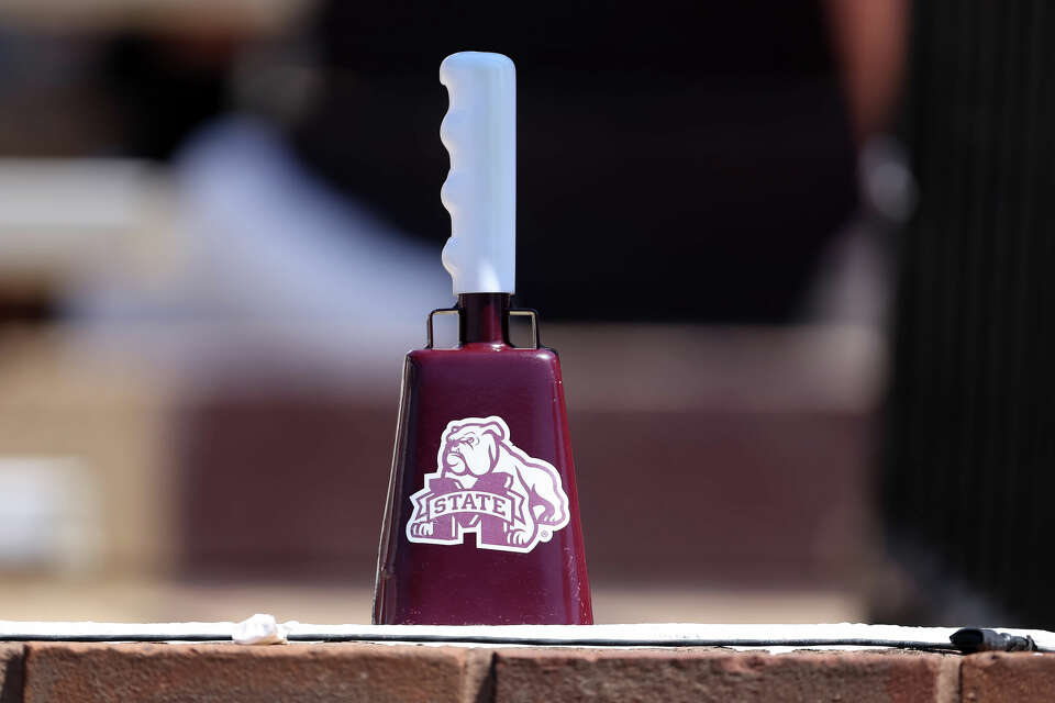 Why do Mississippi State fans have cowbells?