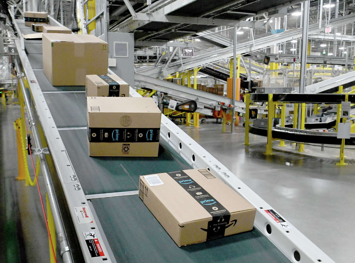 How Amazon became one of the biggest employers in CT