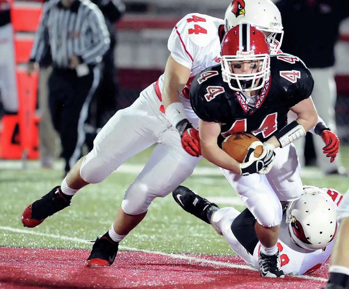 New Canaan, Macari blow past Greenwich