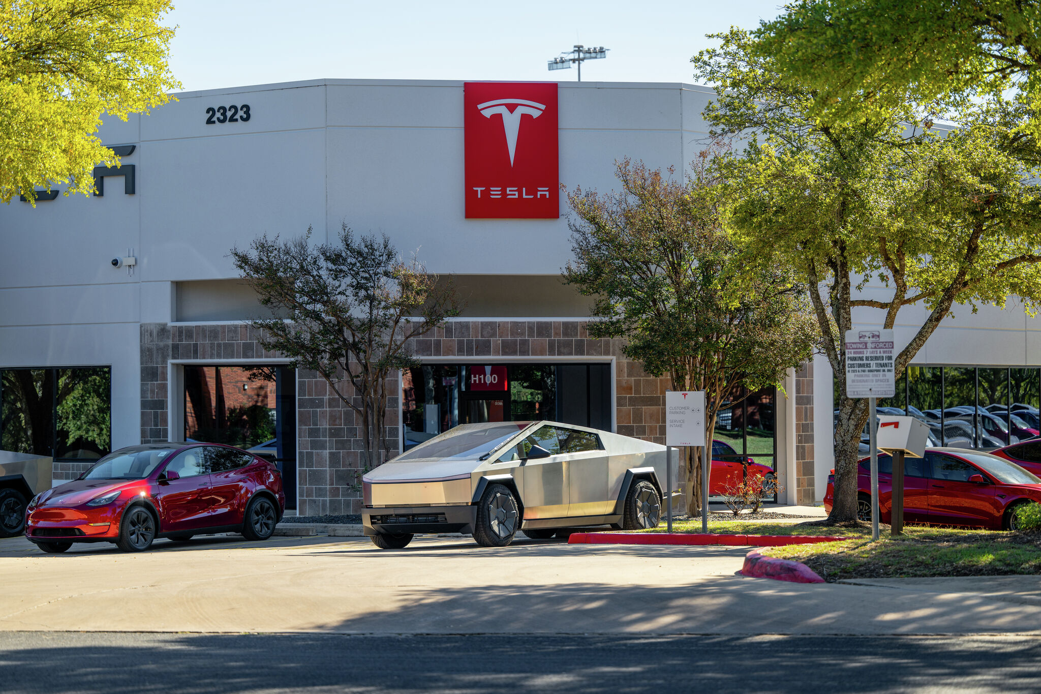 Report: Tesla dumped pollutants at Texas plant