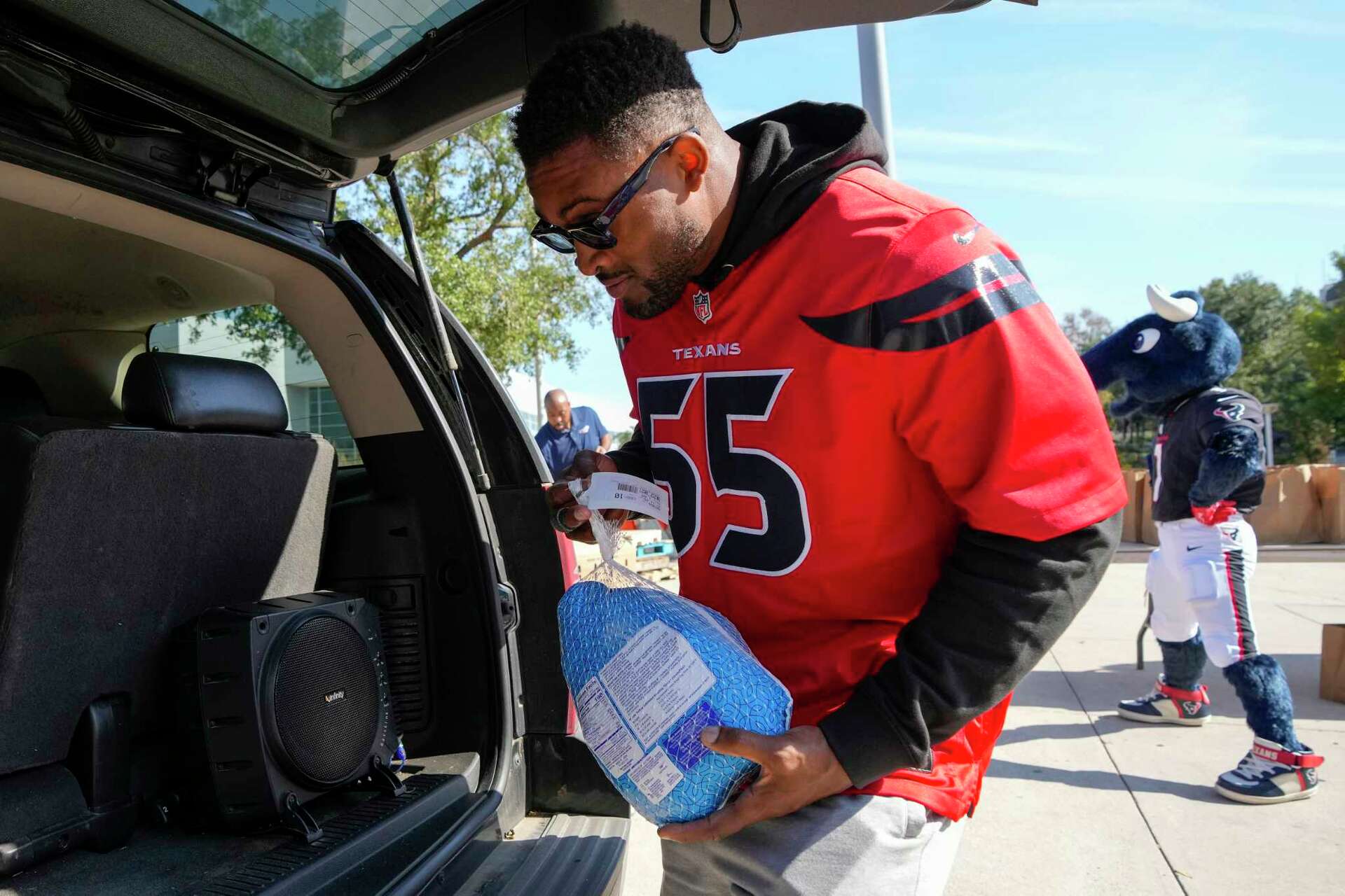 Houston Texans: Inside the world of DE Danielle Hunter