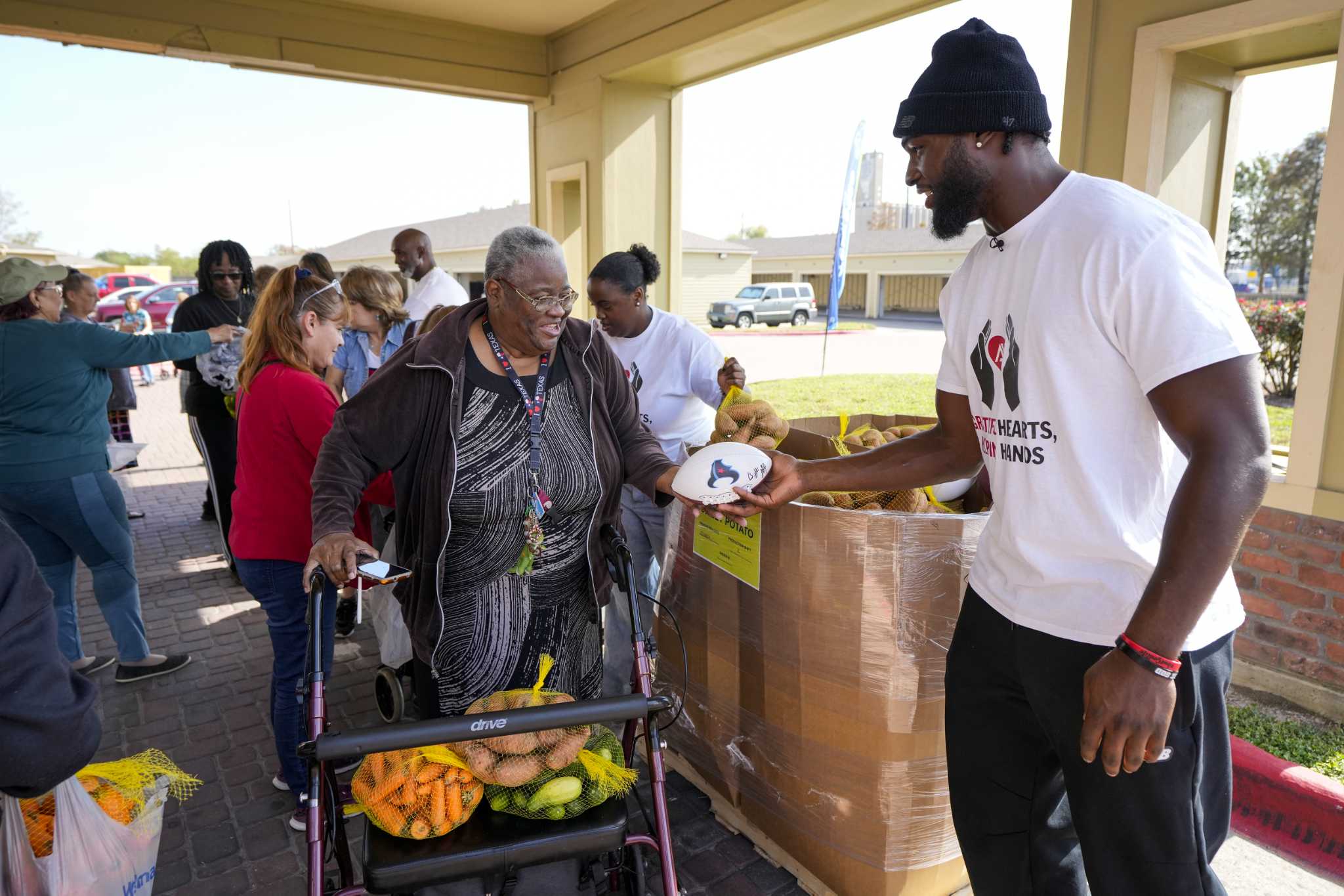 How Houstonians can donate to local organizations in need for holidays