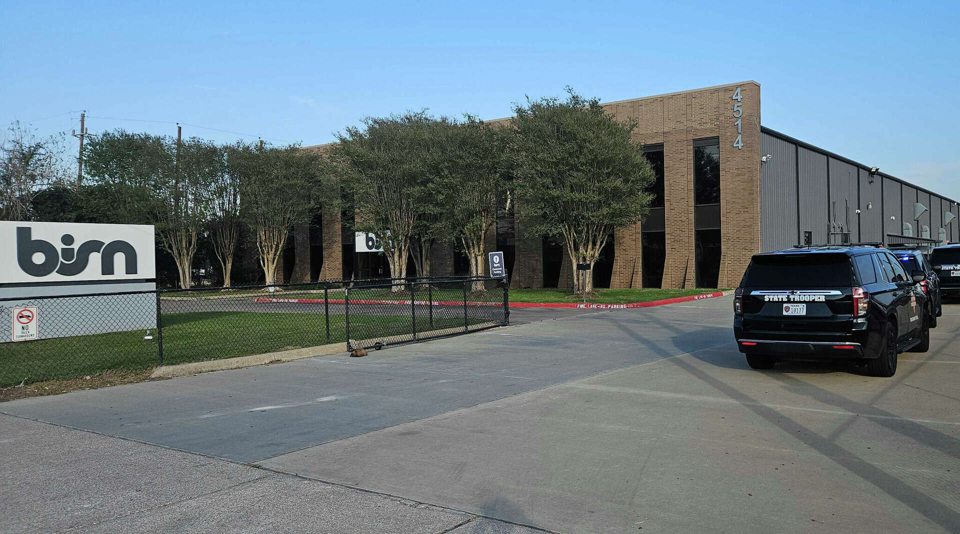 No one hurt in explosion reported at northwest Houston business