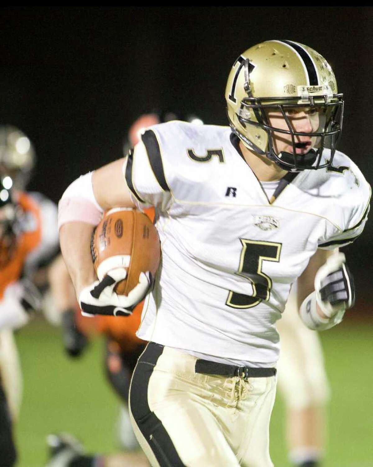 Trumbull, Terio handle Ridgefield