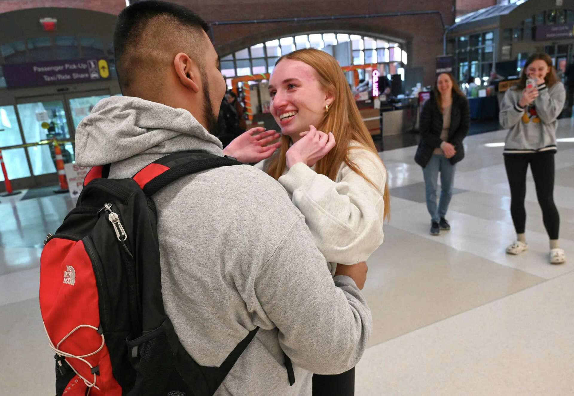 Photos: Thanksgiving arrivals at Albany airport