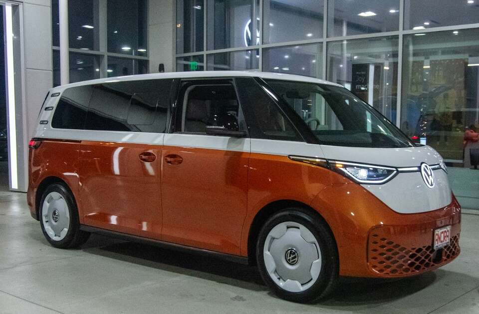 2025 Volkswagen ID.Buzz electric bus debuts in Laredo