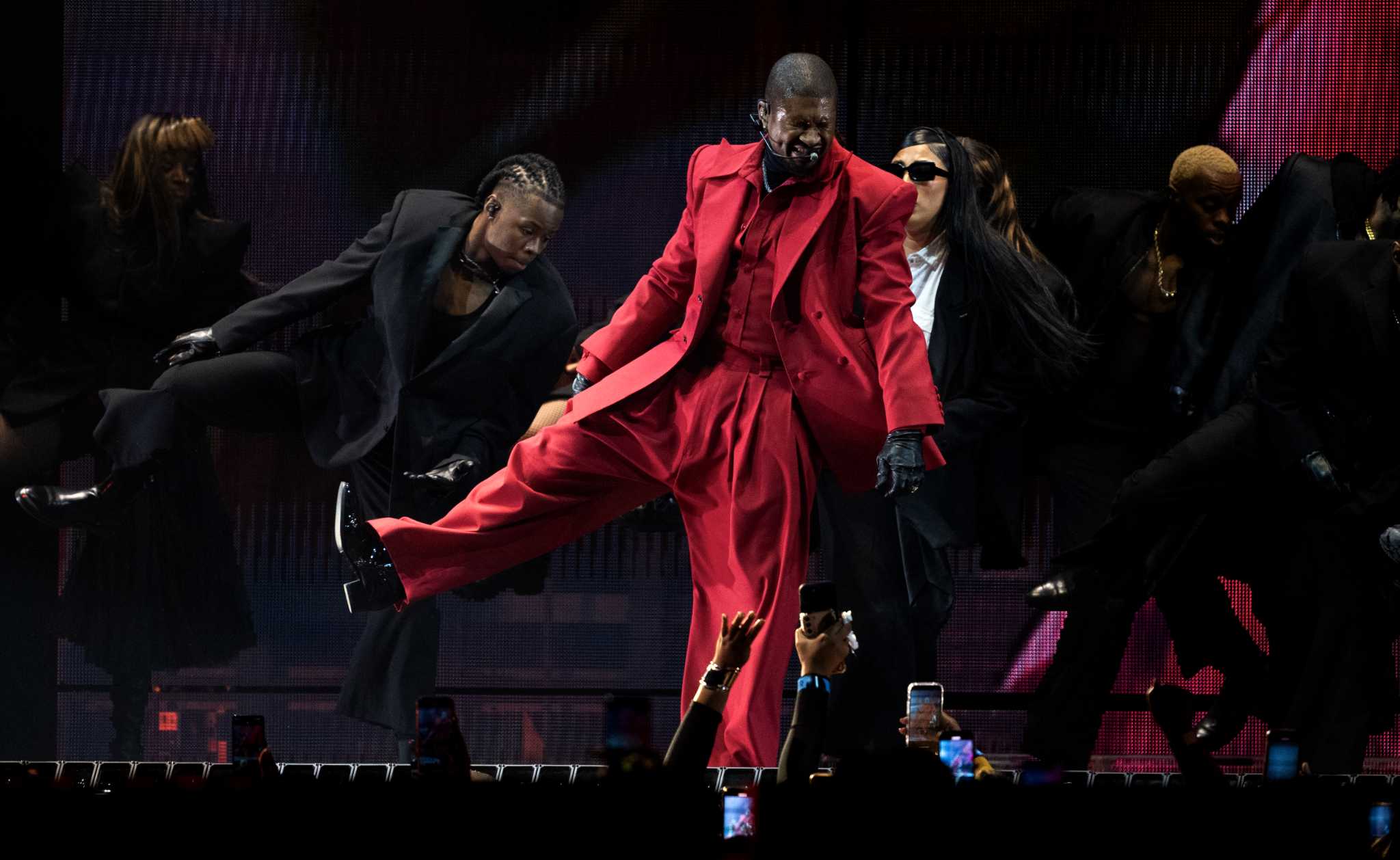 Usher brings Past Present Future to Houston with Bun B and Nia Long