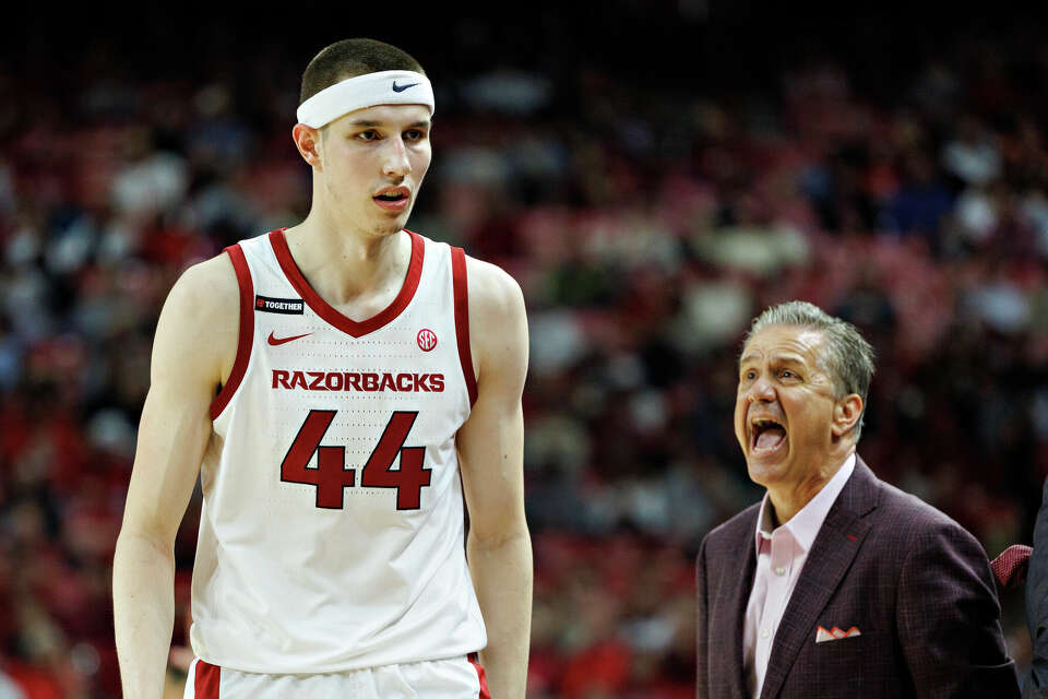 Tomislav Ivisic: 3 facts on the Illinois basketball center