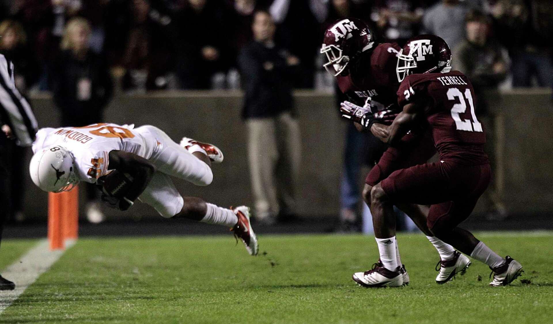 Texas vs. Texas A&M: Case McCoy's run set up Justin Tucker's kick