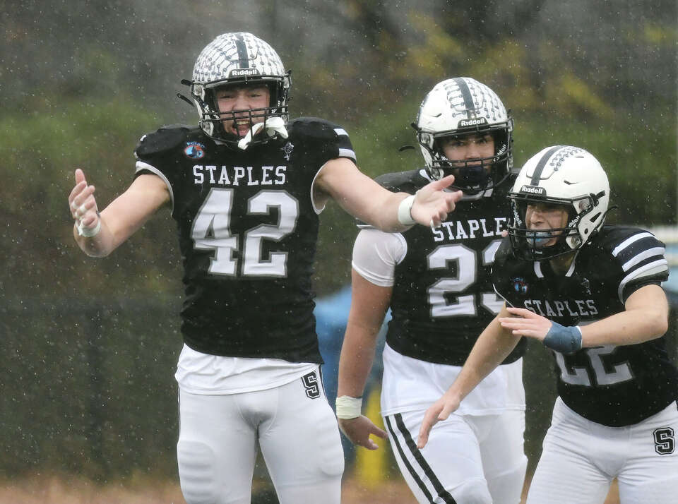 No. 8 Staples football defeated Greenwich on Thanksgiving