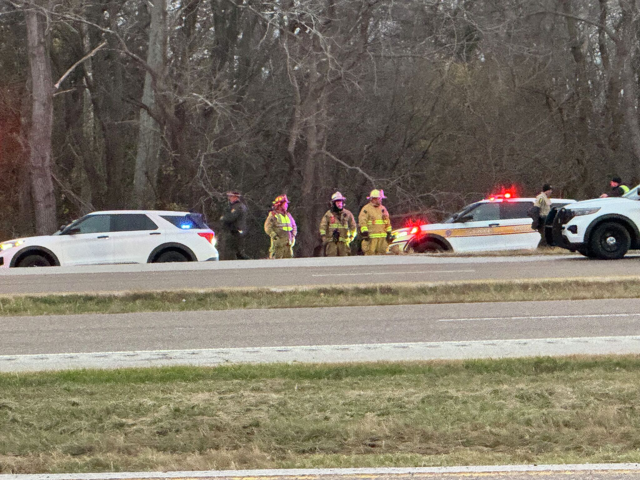 Illinois State Police respond to car crash on Interstate 55