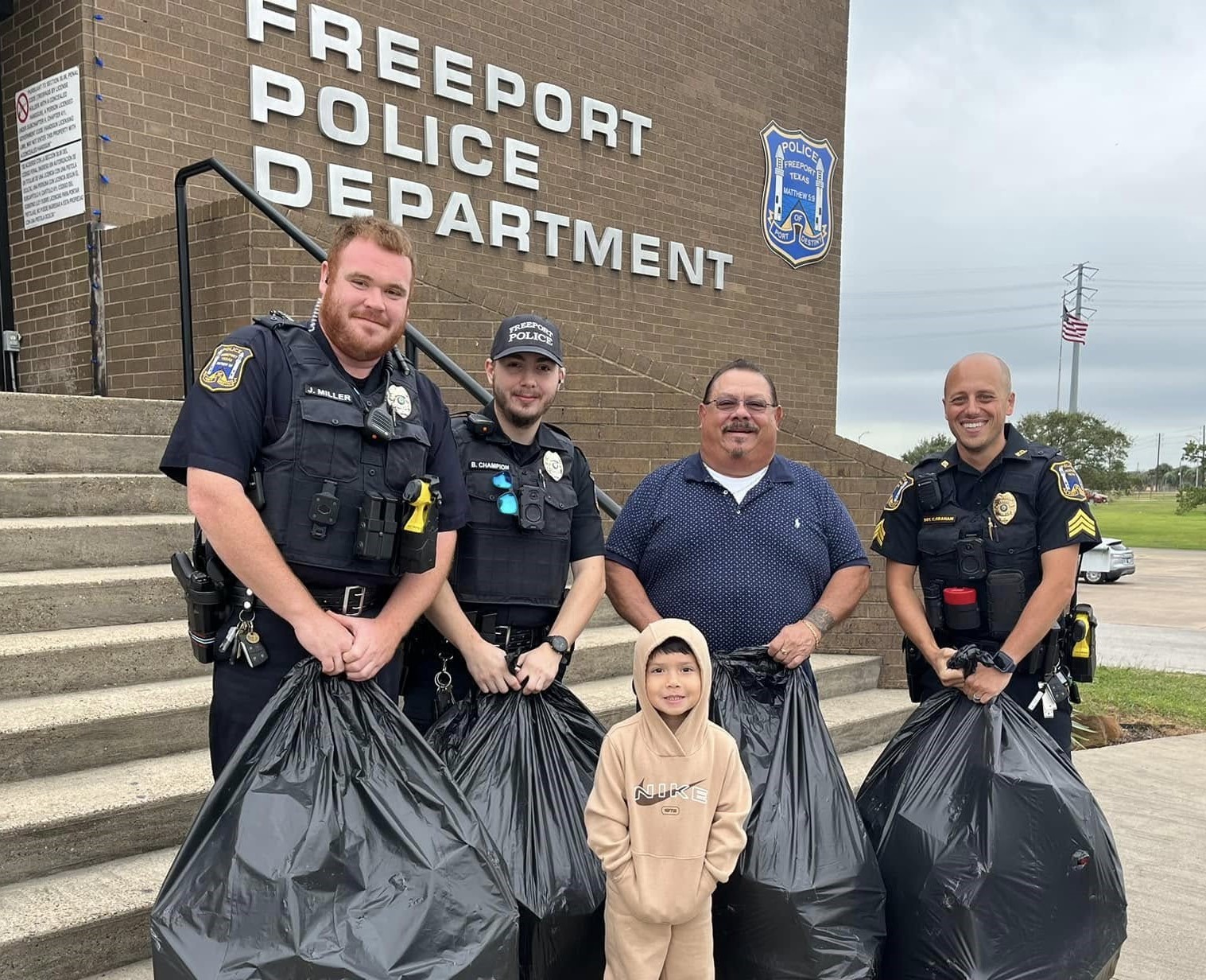 Blue Santa toys destroyed by rats. Freeport police needing donations.