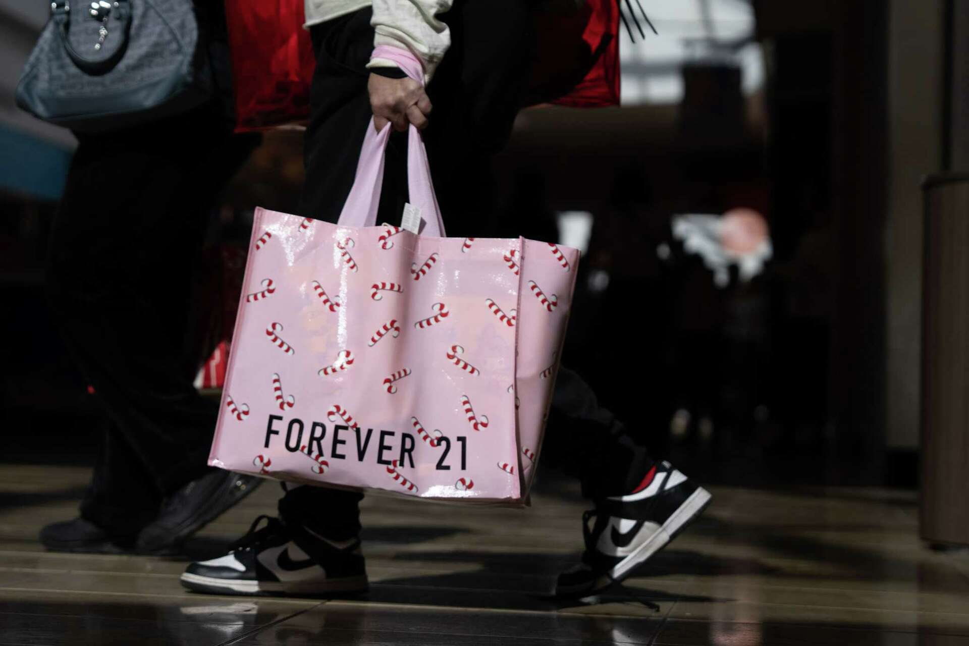 Forever 21 sales at some Houston-area stores hint at permanent closing