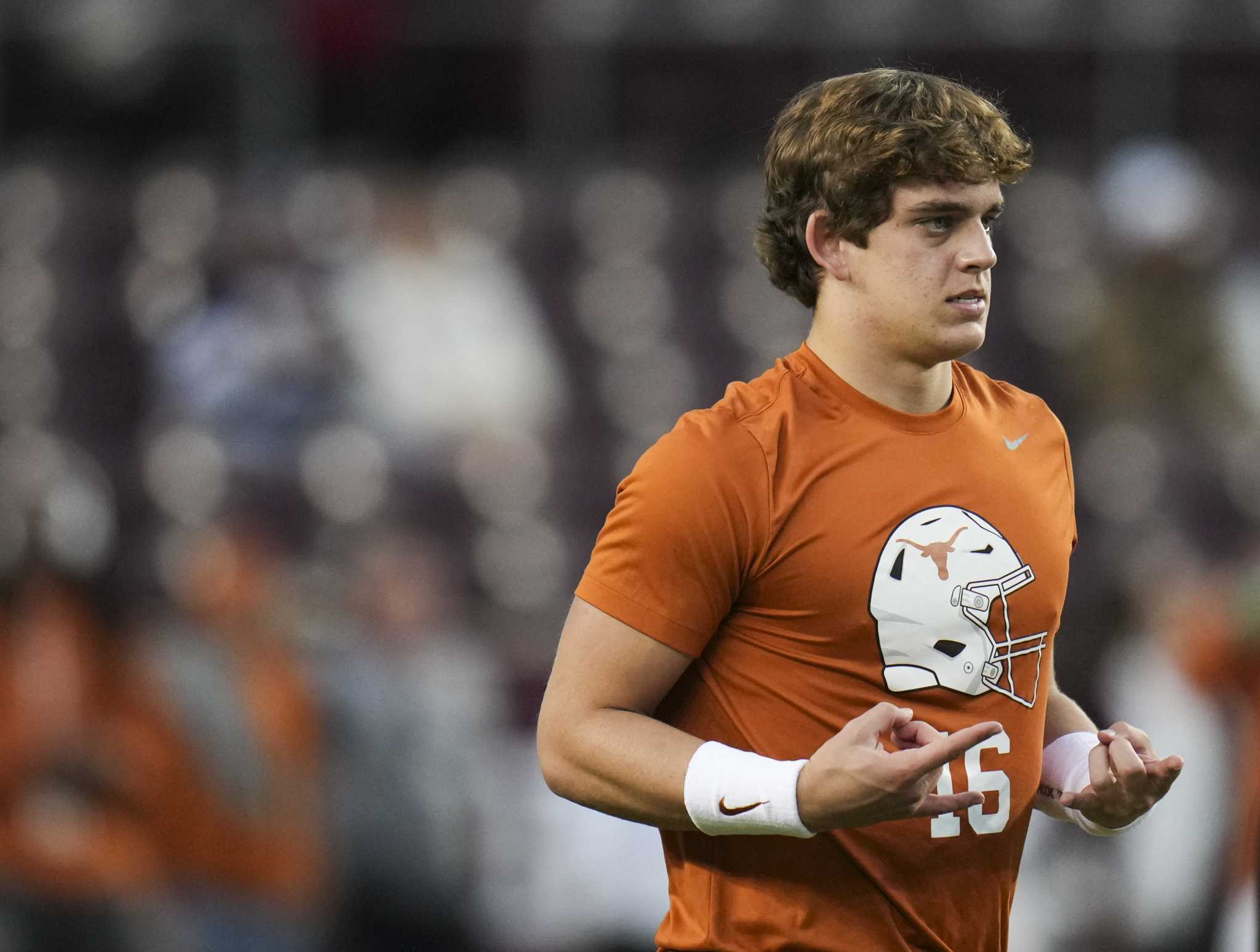 Arch Manning starts spring for Texas Longhorns in search of receivers