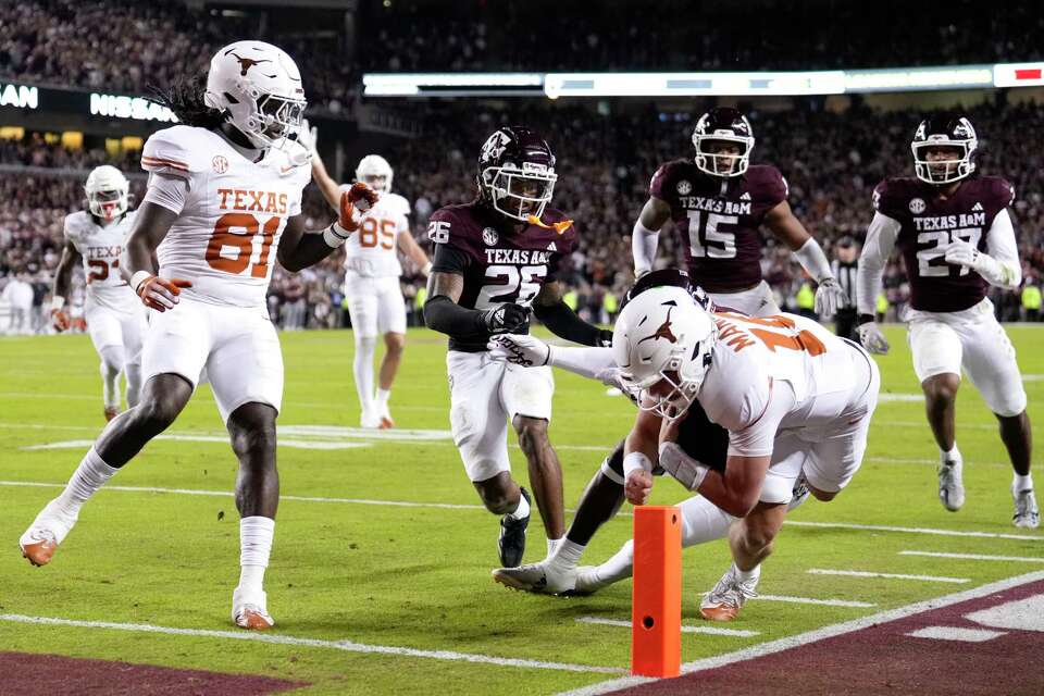 Texas quarterback Arch Manning is a lot more Archie than Peyton or Eli