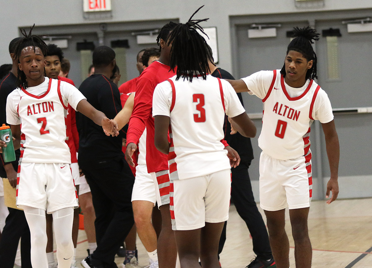 SATURDAY BOYS BASKETBALL: Alton rallies to beat Highland