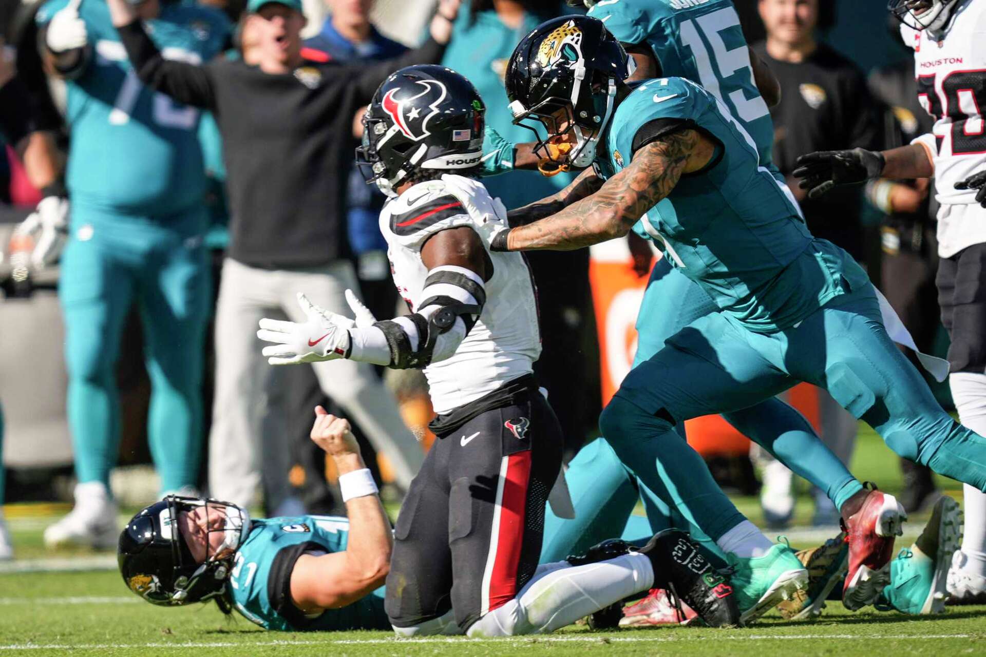 Texans' LB Azeez Al-Shaair will miss 3 games after NFL rejects appeal