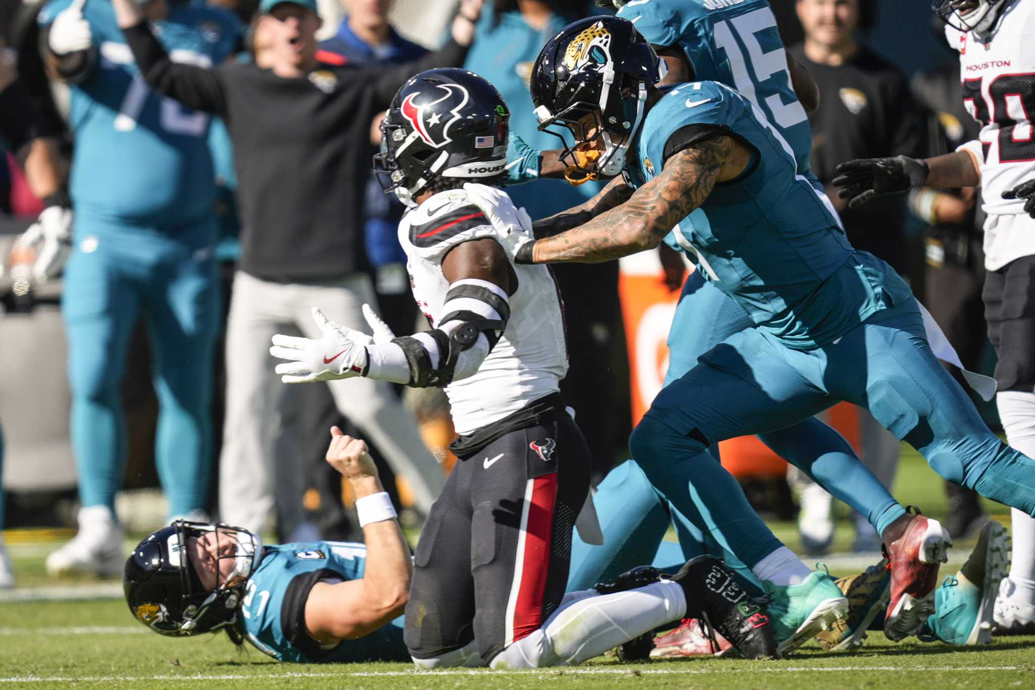 Texans' LB Azeez Al-Shaair will miss 3 games after NFL rejects appeal