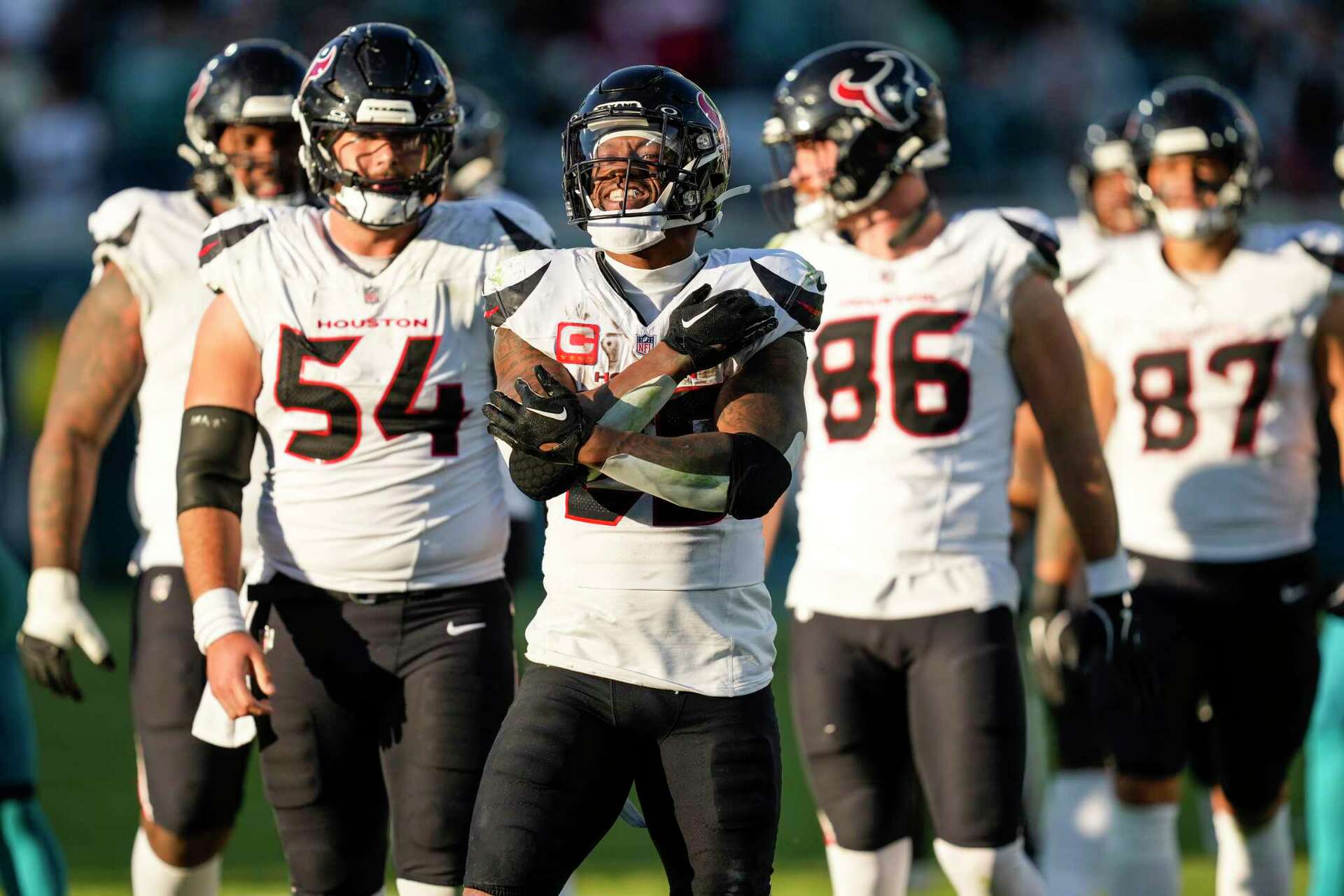 Texans' Azeez Al-Shaair explains himself after late hit vs. Jaguars