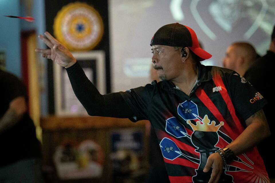 Best men's darts player in U.S. hails from San Antonio