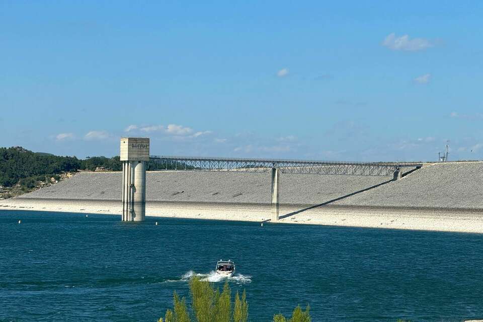 Canyon Lake's charm, lake life and nature attract Texans