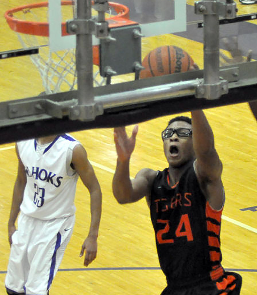 Covington, Roundtree Jr., Anderson make IBCA Hall of Fame