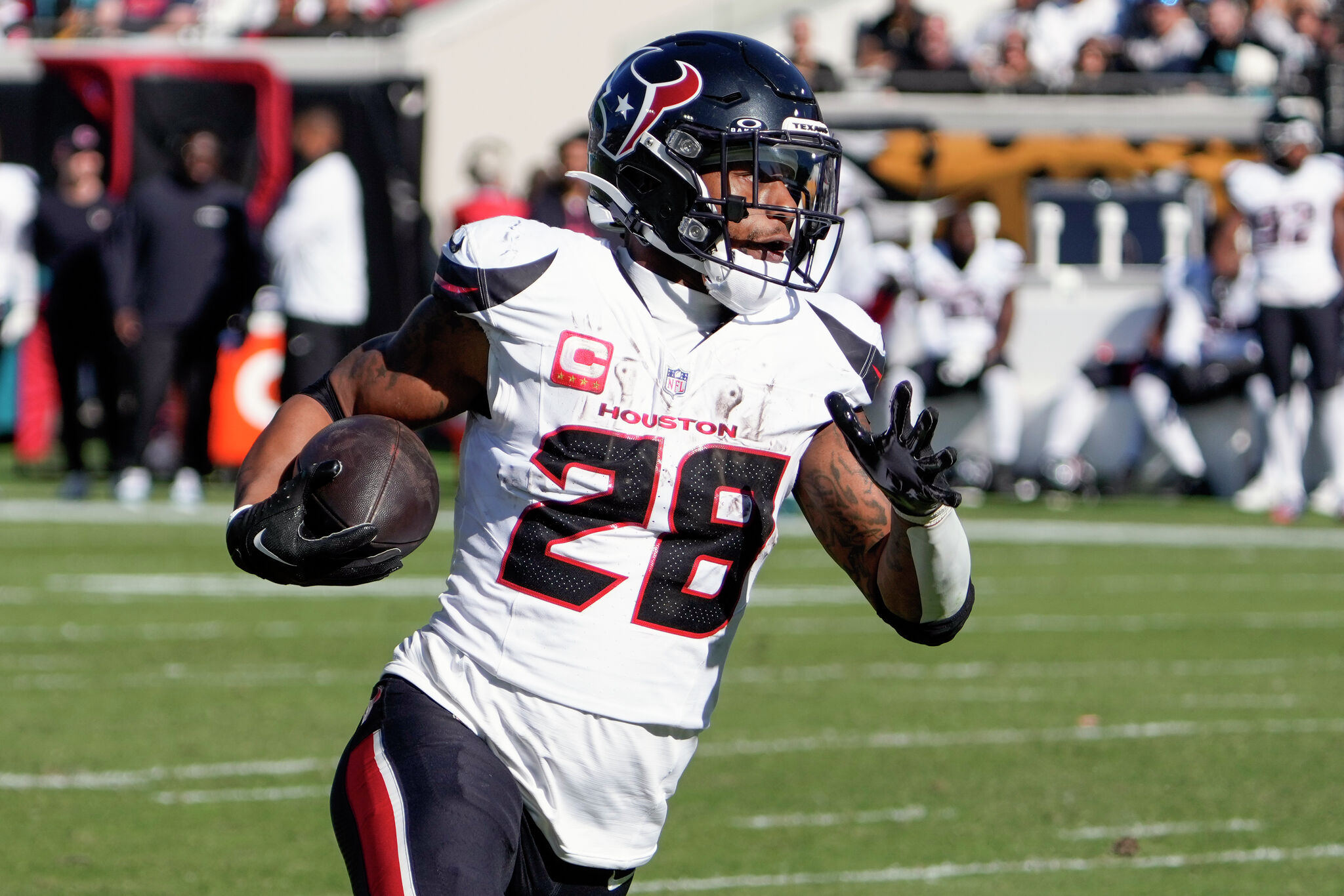 Los Texans toman impulso al vencer a los Jaguars en la NFL