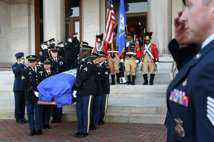 Former CT Gov. Jodi Rell remembered during service at Capitol