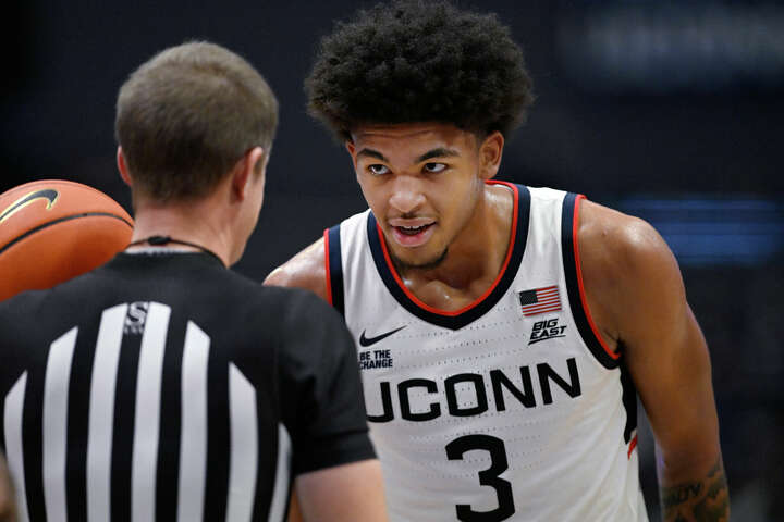 UConn's Jaylin Stewart comes up big in win over Gonzaga
