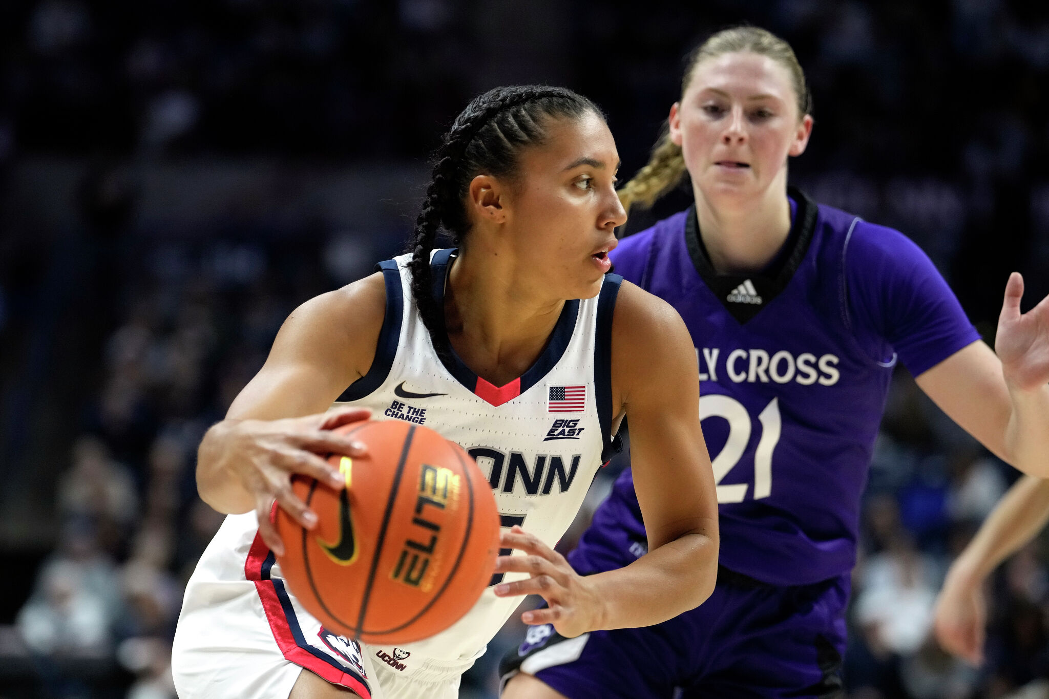 UConn women's basketball's Azzi Fudd has minor knee sprain injury