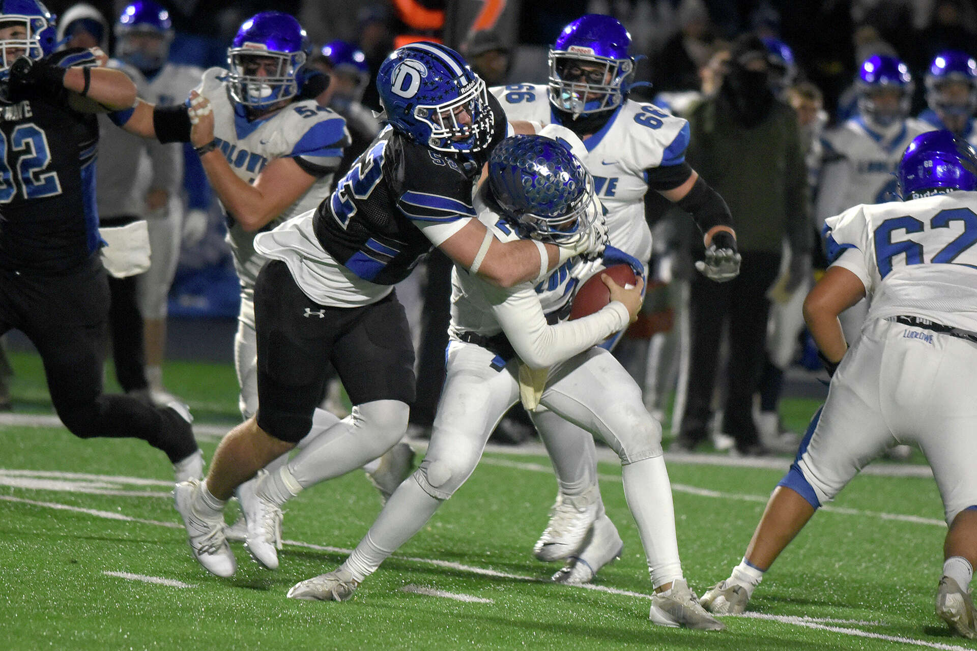 Darien football lineman Ryan Gately commits to Air Force Academy