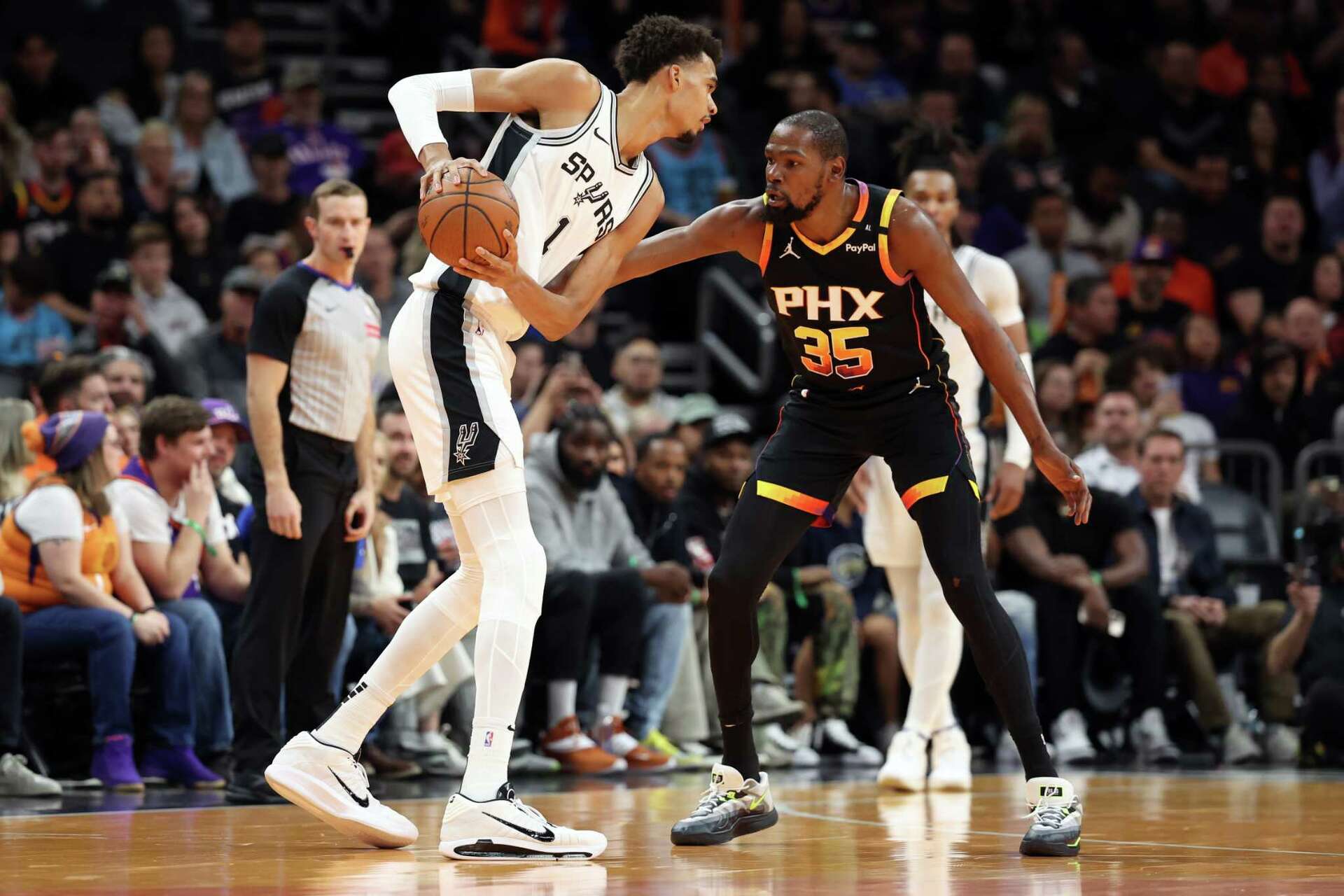 Spurs vs. Suns: How to watch the game, notable stats, player news