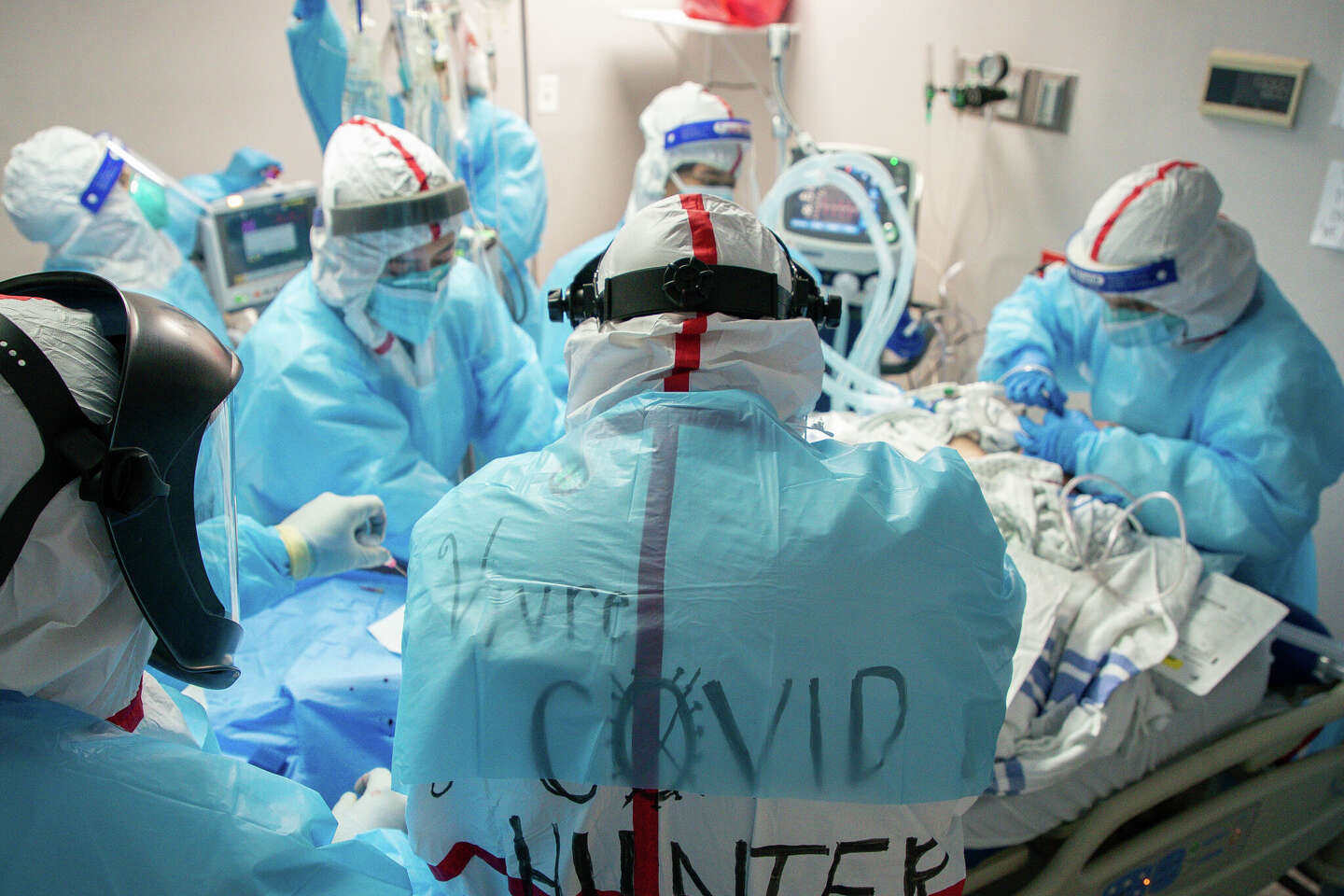 How Houston’s 'hero doctor' of 2020 morphed into a vaccine critic