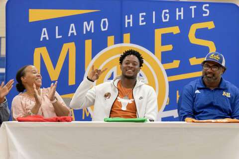 Alamo Heights' Michael Terry III signs with Texas Longhorns