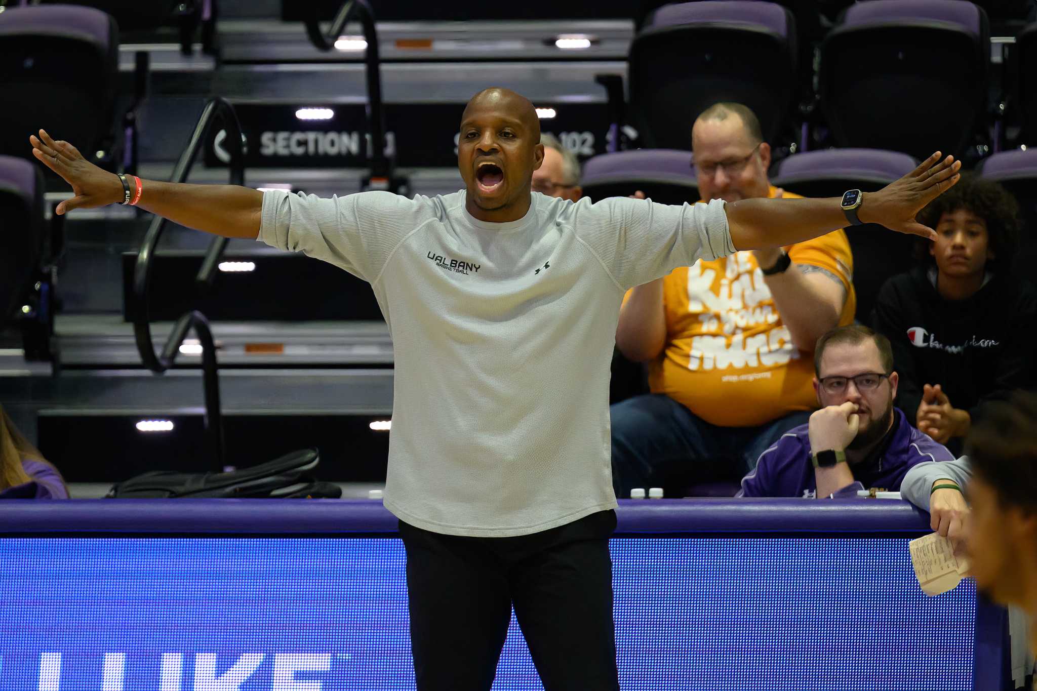 America East showdown pits UAlbany, Bryant in men's basketball