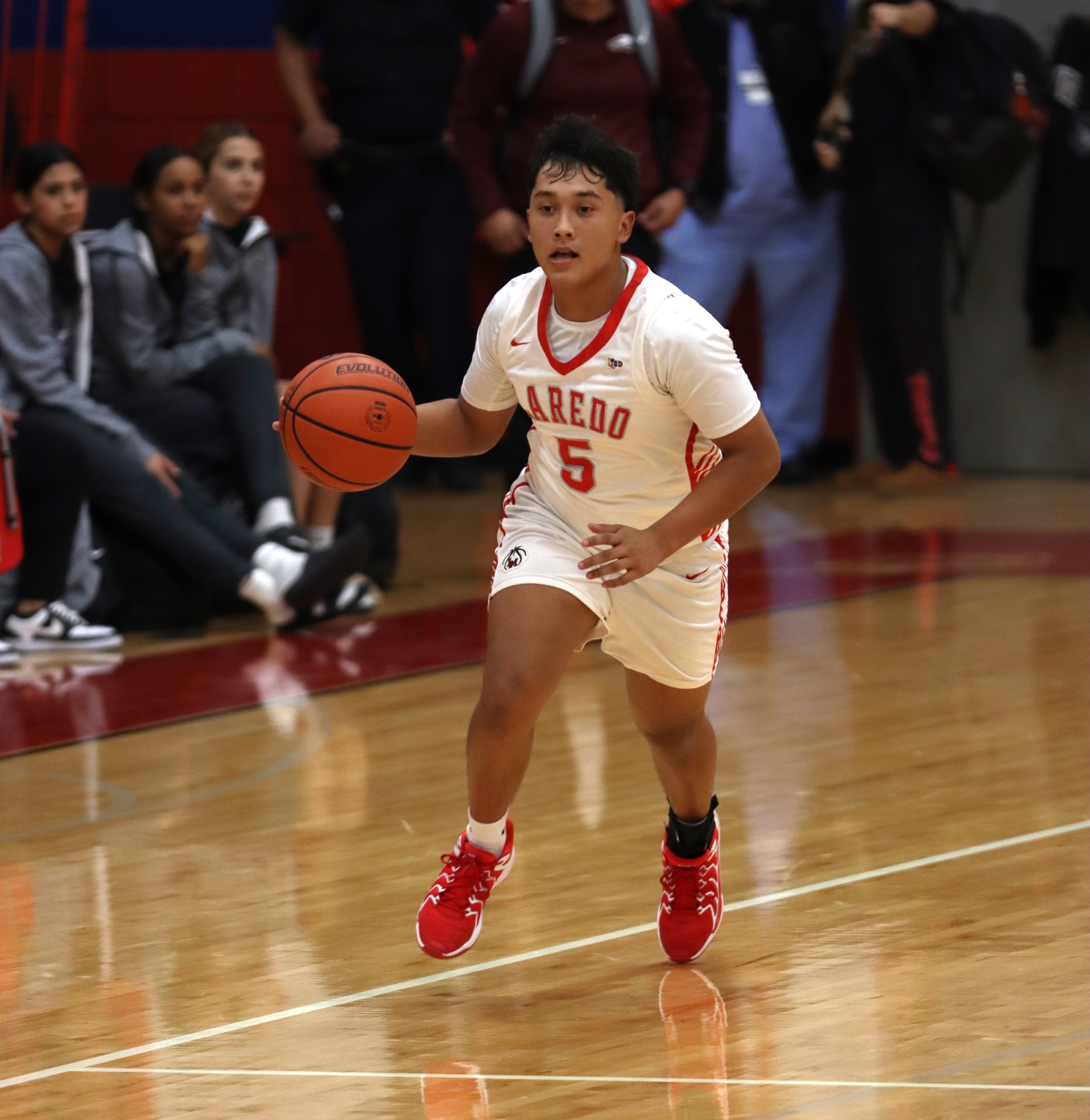 Laredo's oldest rivals square off in basketball as Martin hosts Nixon