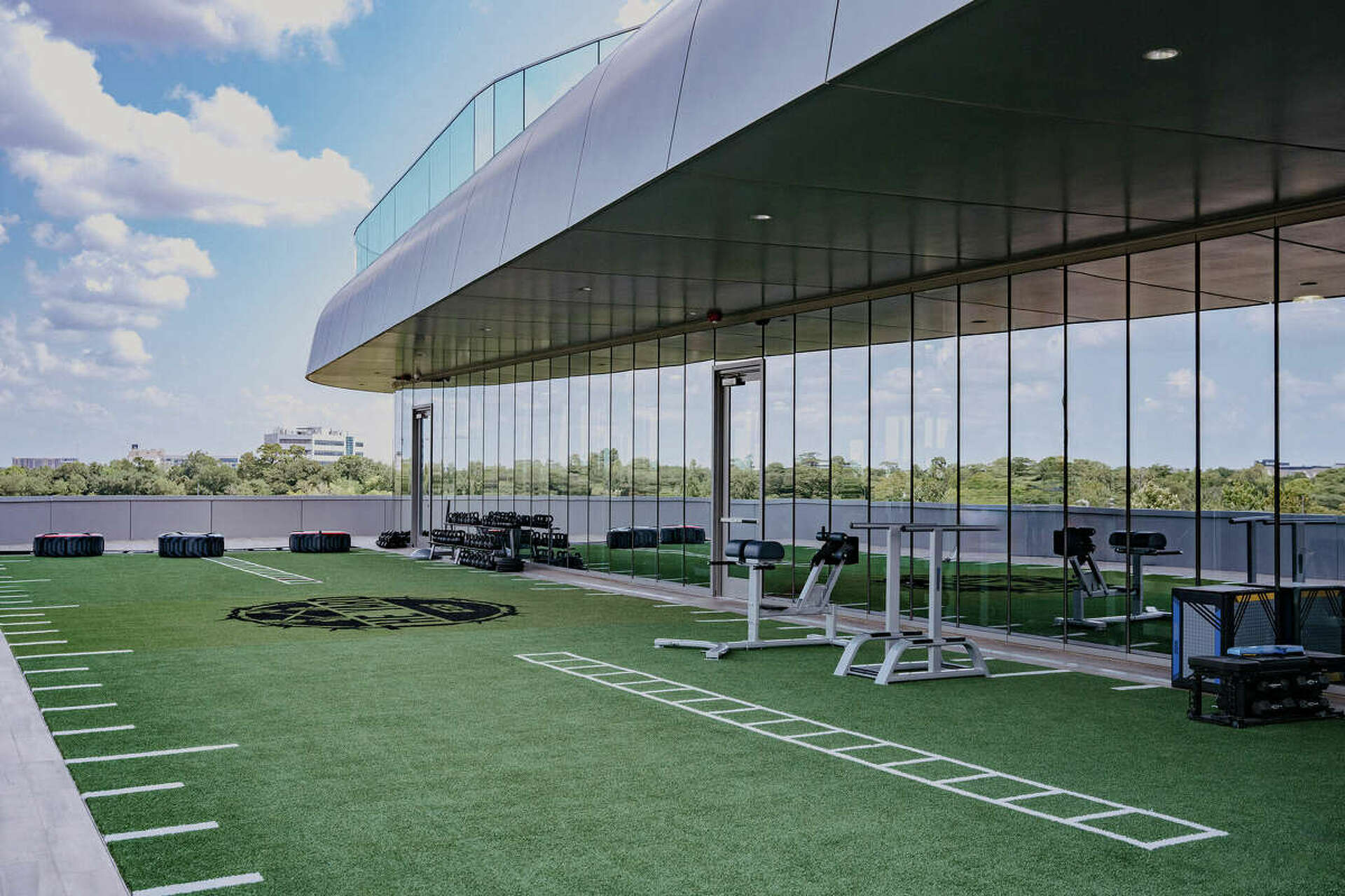 Popular gym chain EOS Fitness has increased raised its monthly fee