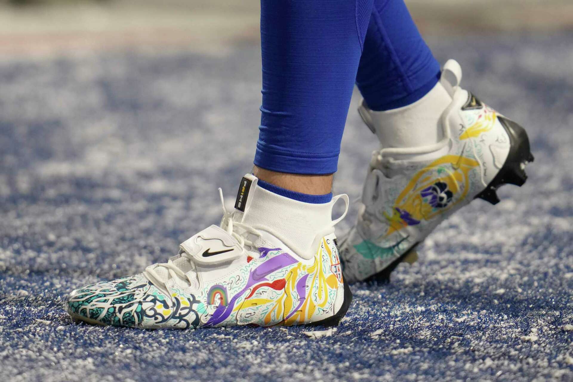 49ers’ O-line coach will join ‘My Cause, My Cleats’ to honor late wife